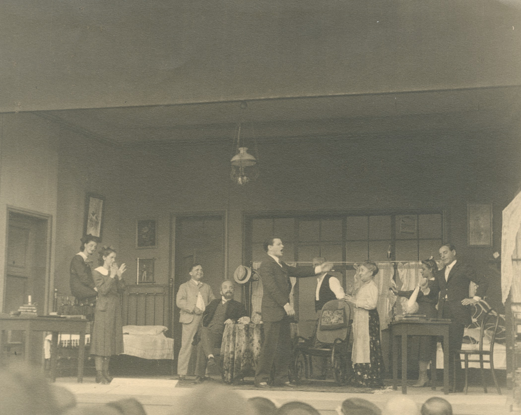 Τρεις παραστάσεις του 1935 – ΔΡΩΜΕΝΑ